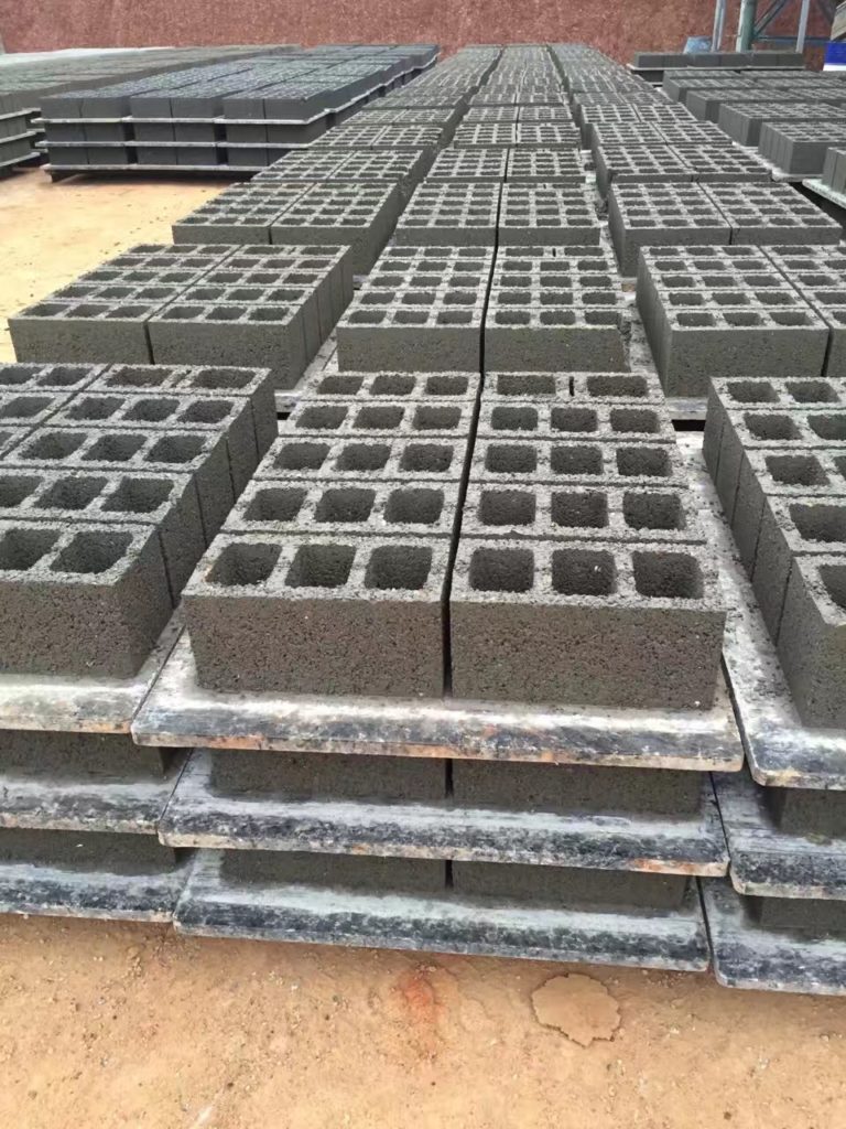 Hollow Block Pallets - Brick Pallets | Manufacturer of Concrete Block ...